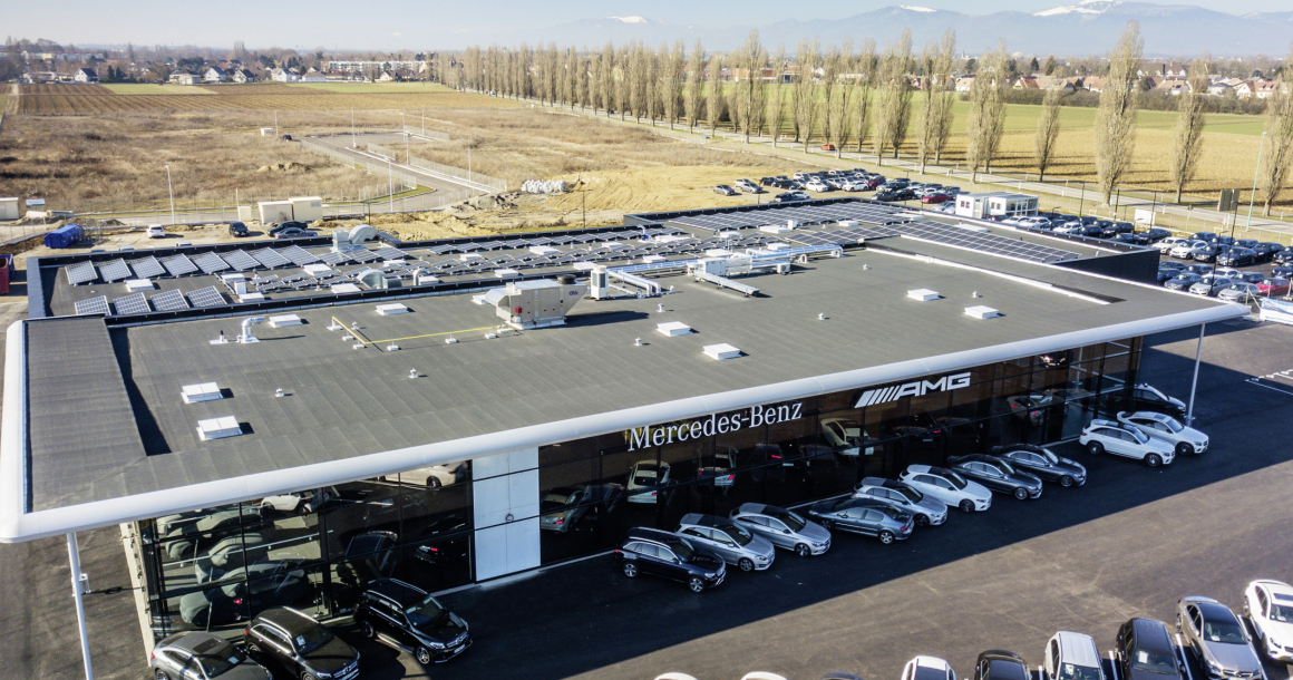 Performances et esthétique pour la toiture d’une concession Mercedes Performances et esthétique pour la toiture d’une concession Mercedes